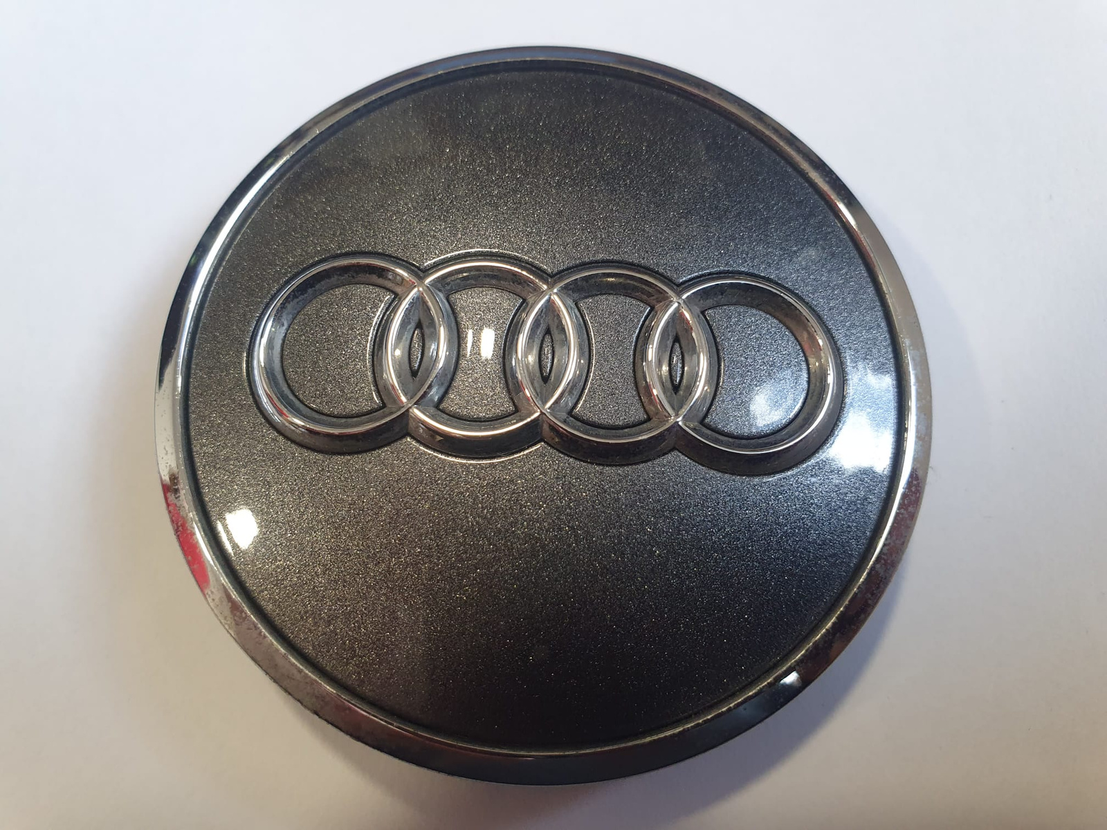 Oryginał dekielek zaślapka dekiel kapsel Audi 8W0601170 A3 A4 A5 A6 Q5 ...