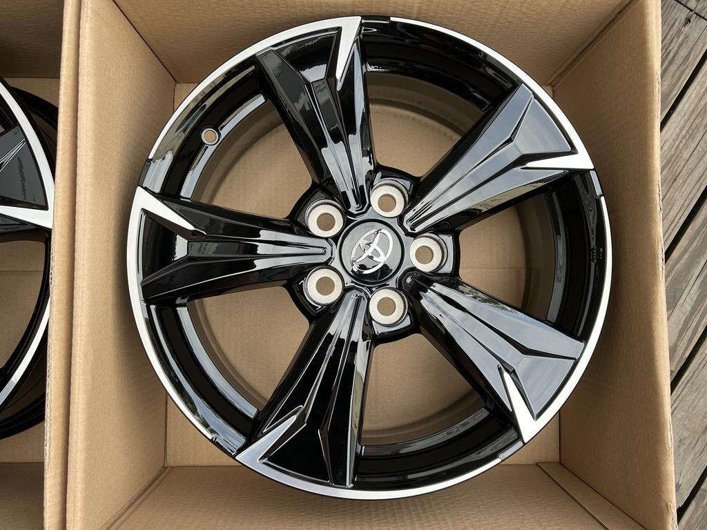 Oryginał felgi 17cali Toyota Alphard CH-R Corolla RAV4 Hilux