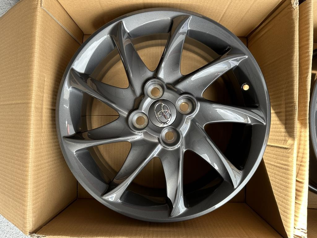 Oryginalne felgi 16cali Toyota Aqua Prius Vitz Yaris 4x100